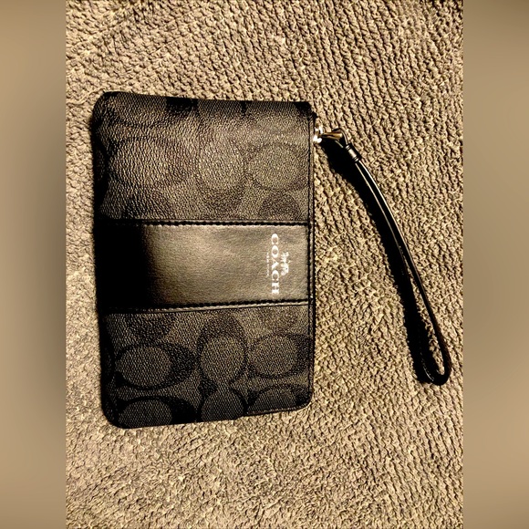 Coach | Bags | Coach F8759 Signature Pvc Corner Zip Wristlet Wallet ...